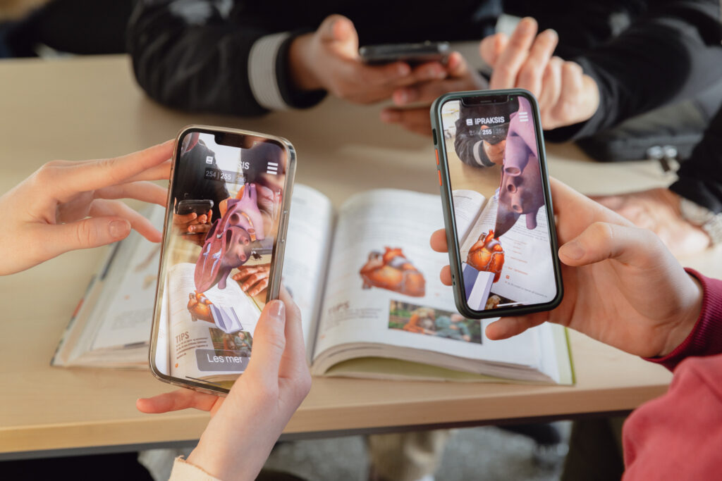 How can AR technology enhance the reading experience? » Abstract