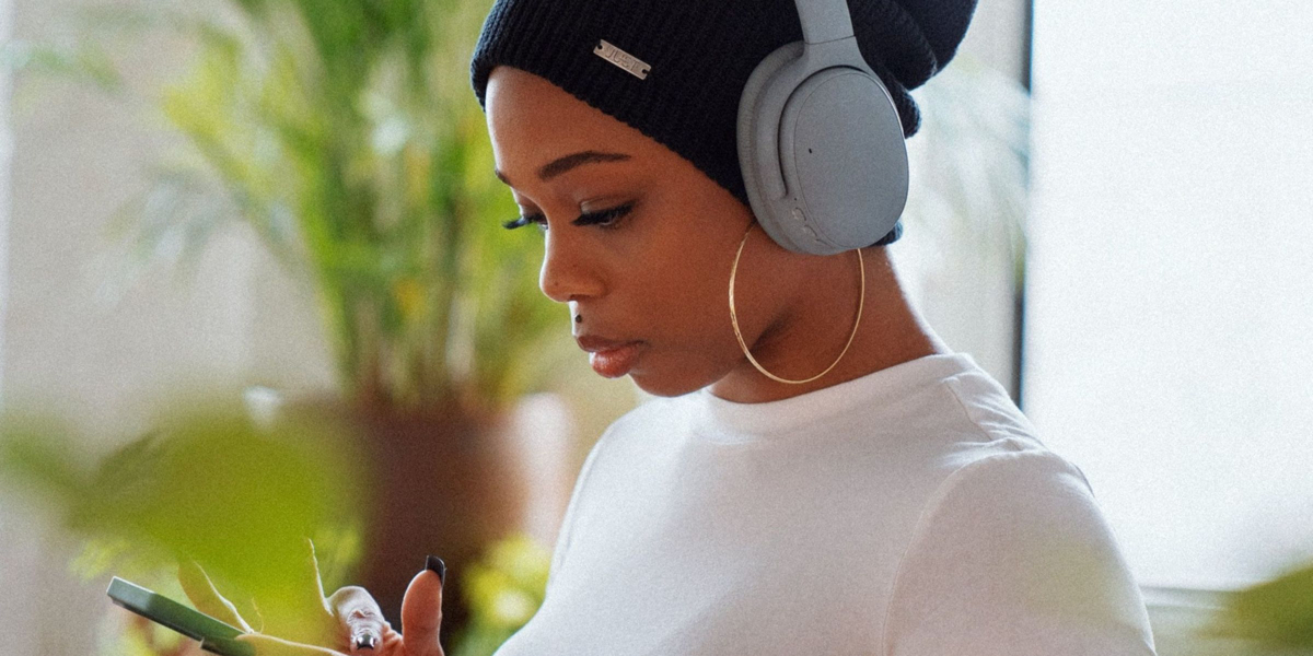 Listen to yourself » Abstract